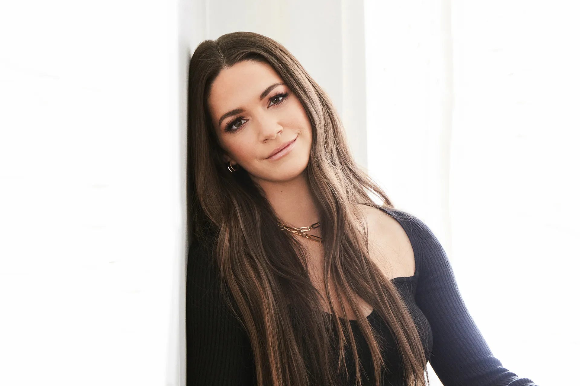Hannah Ellis is the Next "It Girl" of Country Music with Debut Release ...